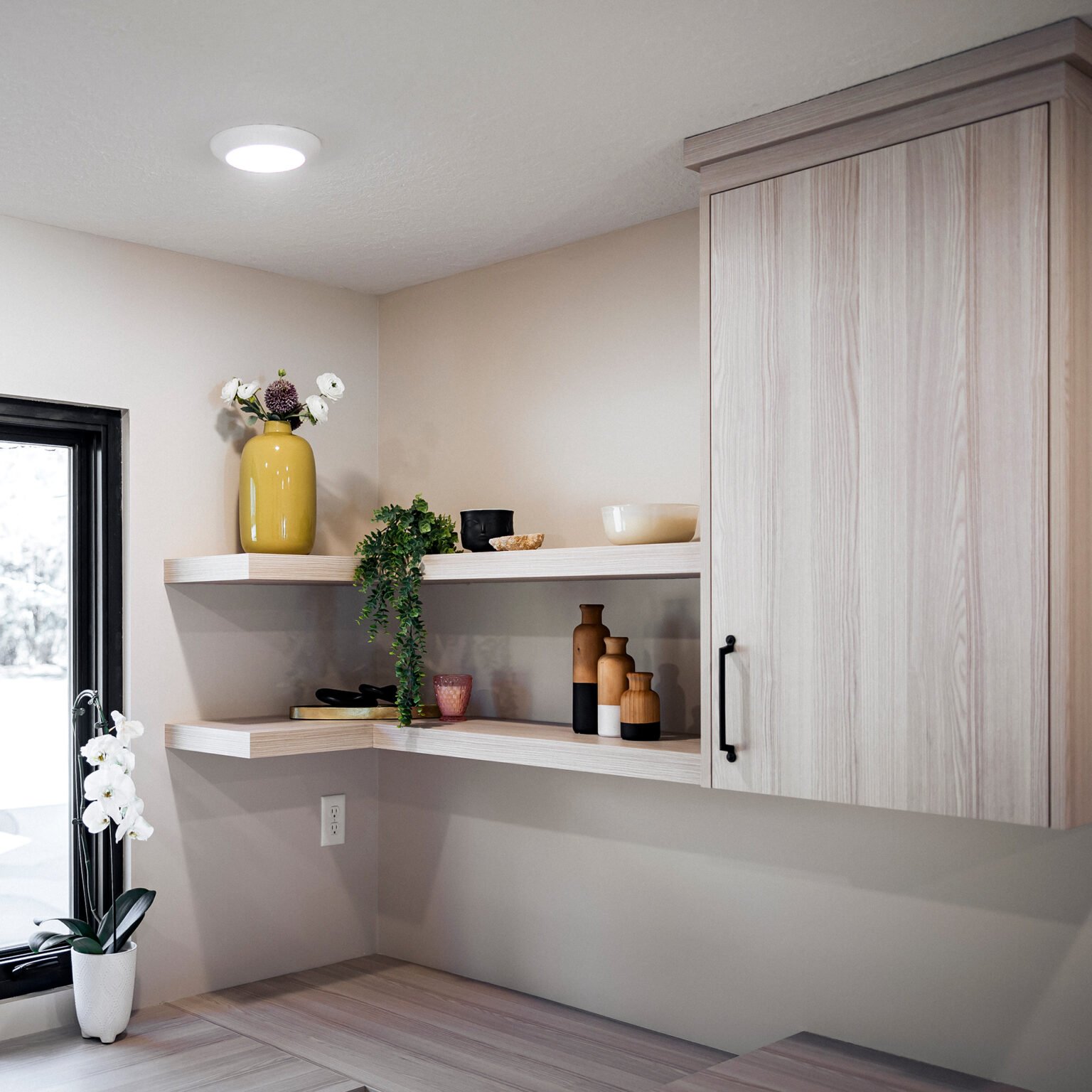 Crisp and Clean Office - ZONAVITA